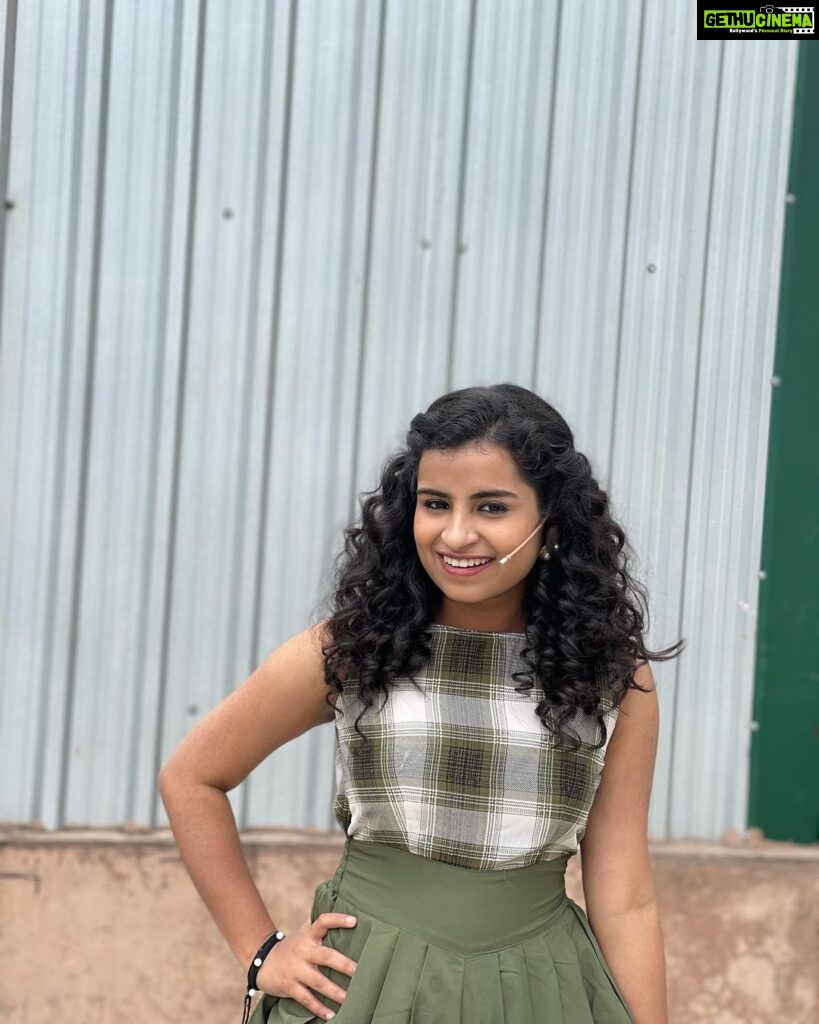 Actress Sivaangi Krishnakumar HD Instagram Photos and Wallpapers March ...