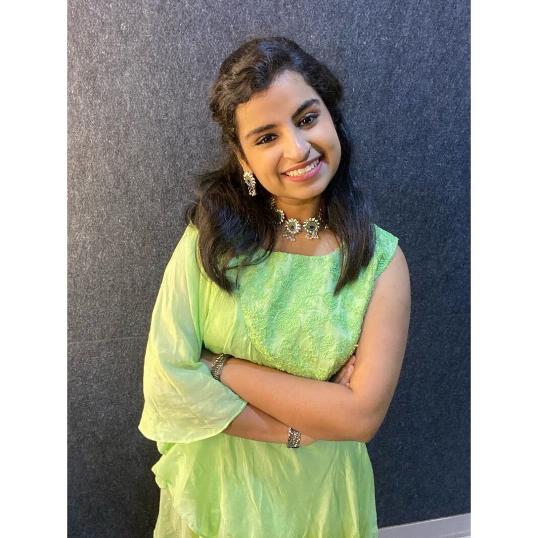 Actress Sivaangi Krishnakumar HD Instagram Photos and Wallpapers August ...
