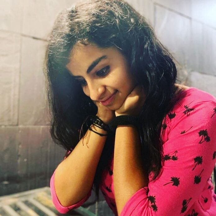Actress Sivaangi Krishnakumar HD Instagram Photos and Wallpapers ...