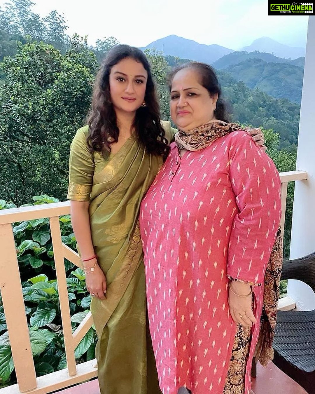 Actress Sonia Agarwal HD Instagram Photos and Wallpapers June 2022 ...