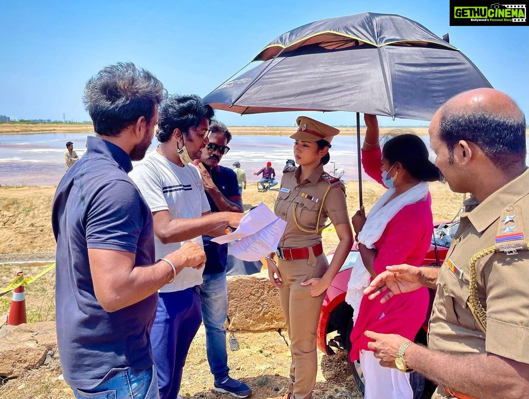 Vidhya Instagram - In tune with nature..quiet and still..love and joy🤍 ...