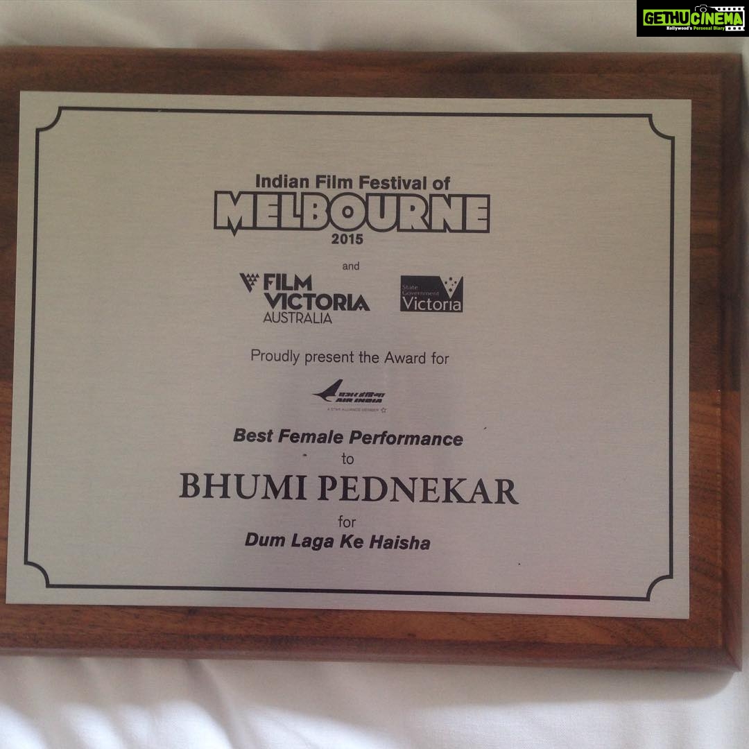 Bhumi Pednekar Instagram – Big smile.Happy people spreading the vibes. #firstwin #iffm2015 # ...