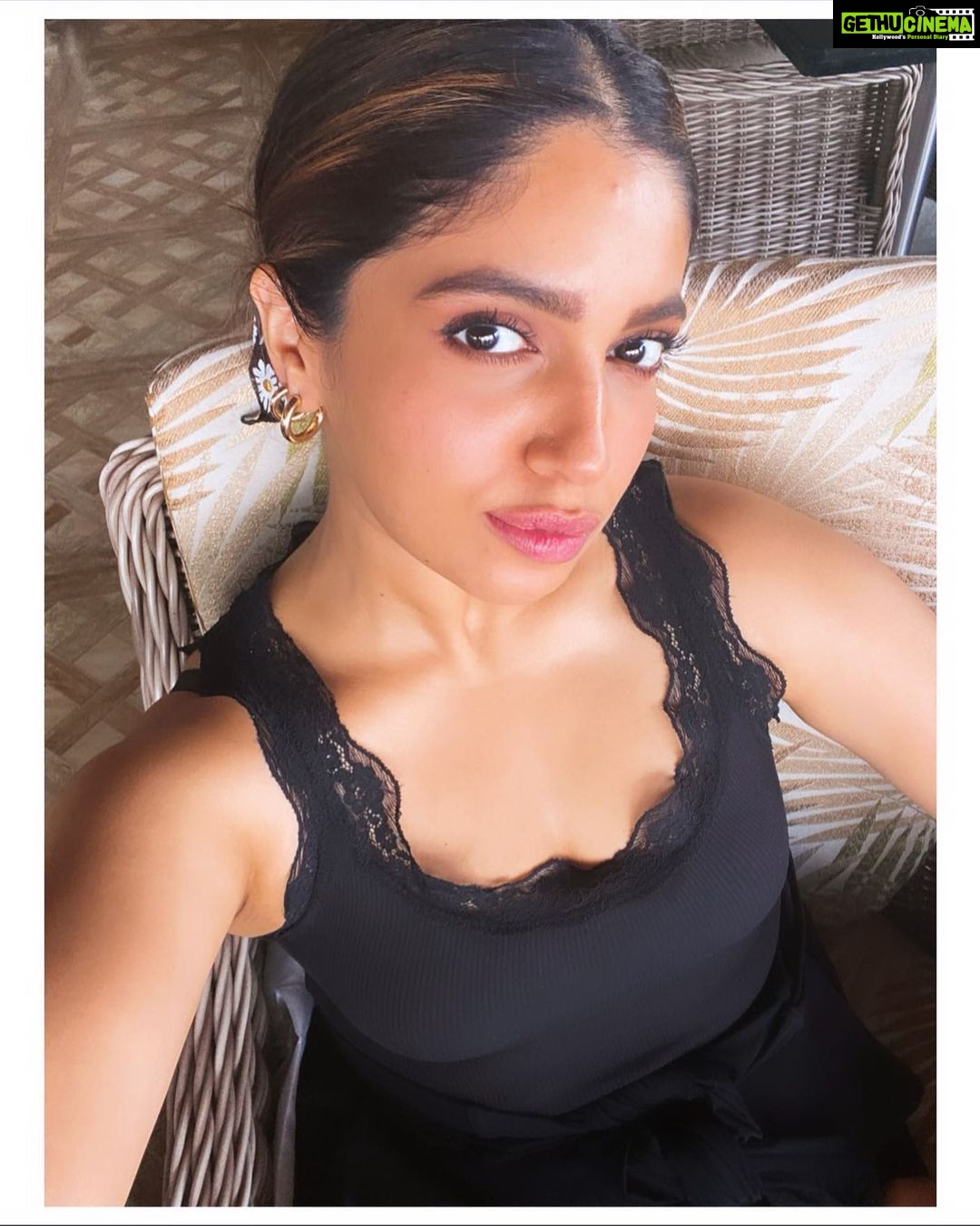 Actress Bhumi Pednekar HD Photos and Wallpapers June 2021 - Gethu Cinema