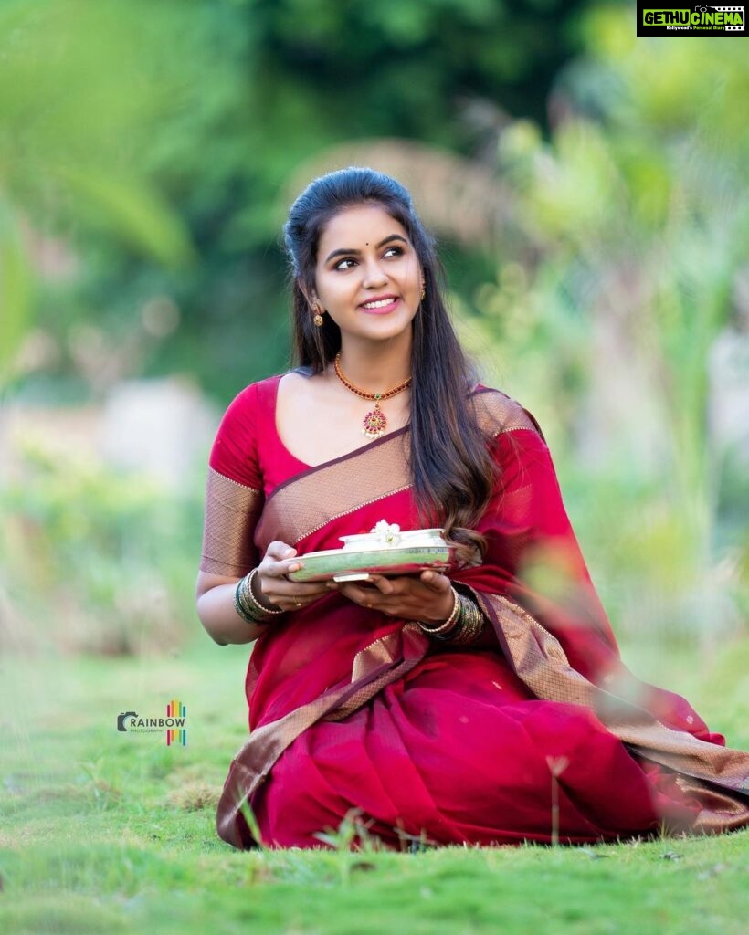 Chaitra Reddy Instagram – A good laugh is sunshine in the house 😍 Saree ...