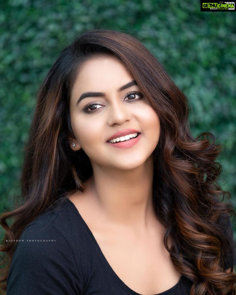 Chaitra Reddy Instagram - 🌸 Smile . Breathe . Go slow . This too shall ...