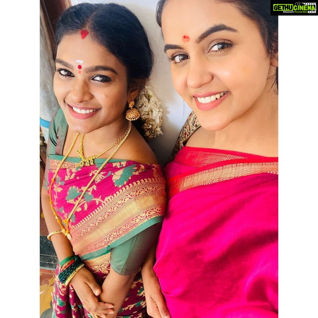 Chaitra Reddy Instagram – Back to ‘YNM’ — This happens when u meet her ...