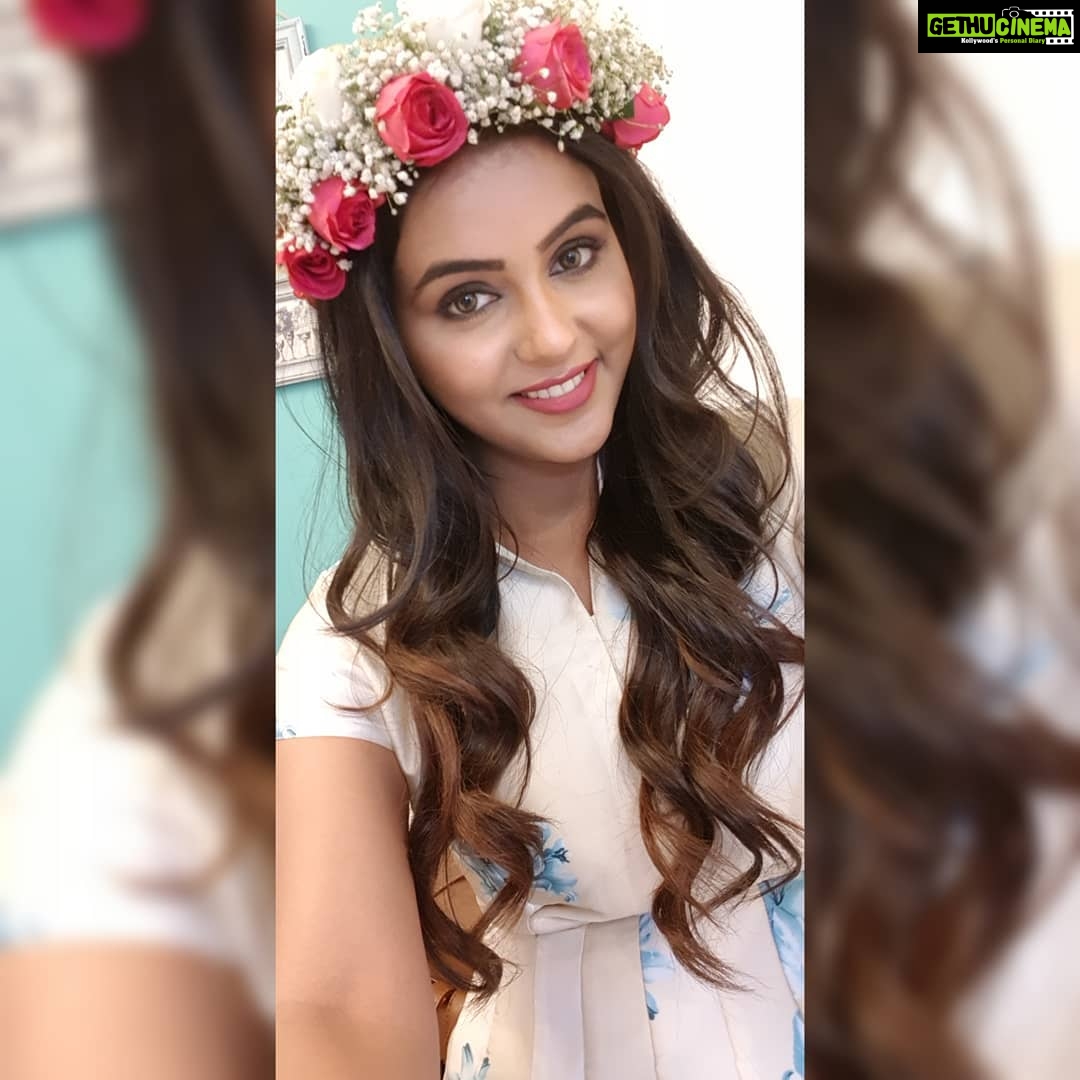 Chaitra Reddy Instagram – 😇🧚‍♀️🌼Being girly🧚‍♀️🌼😇 Something intresting ...