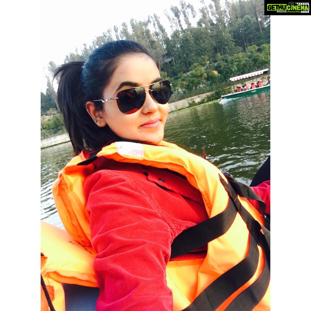 Chaitra Reddy Instagram - Back to banglore 😍 #shootmodeon🎬#feelingsick😖 ...