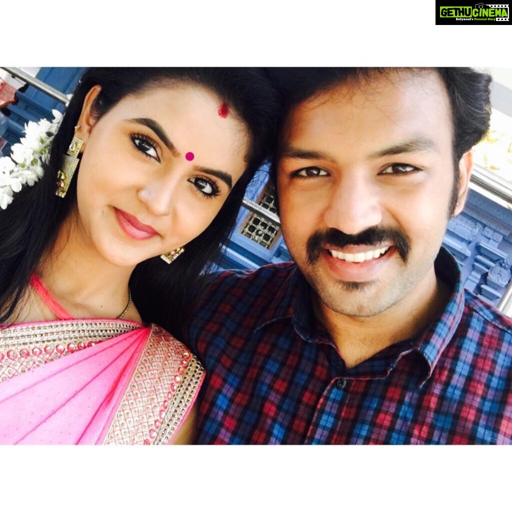 Chaitra Reddy Instagram - Back to banglore 😍 #shootmodeon🎬#feelingsick😖 ...