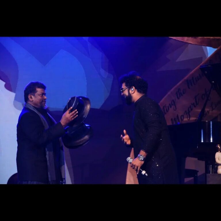 Singer Haricharan HD Photos and Wallpapers July 2022 - Gethu Cinema