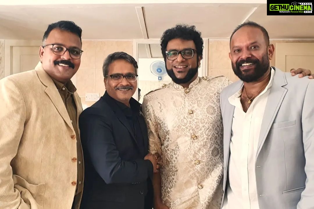 Singer Haricharan HD Photos and Wallpapers July 2022 - Gethu Cinema