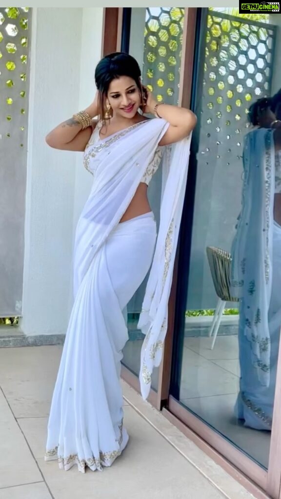 Actress Leesha HD Instagram Photos and Wallpapers November 2022 | Gethu ...