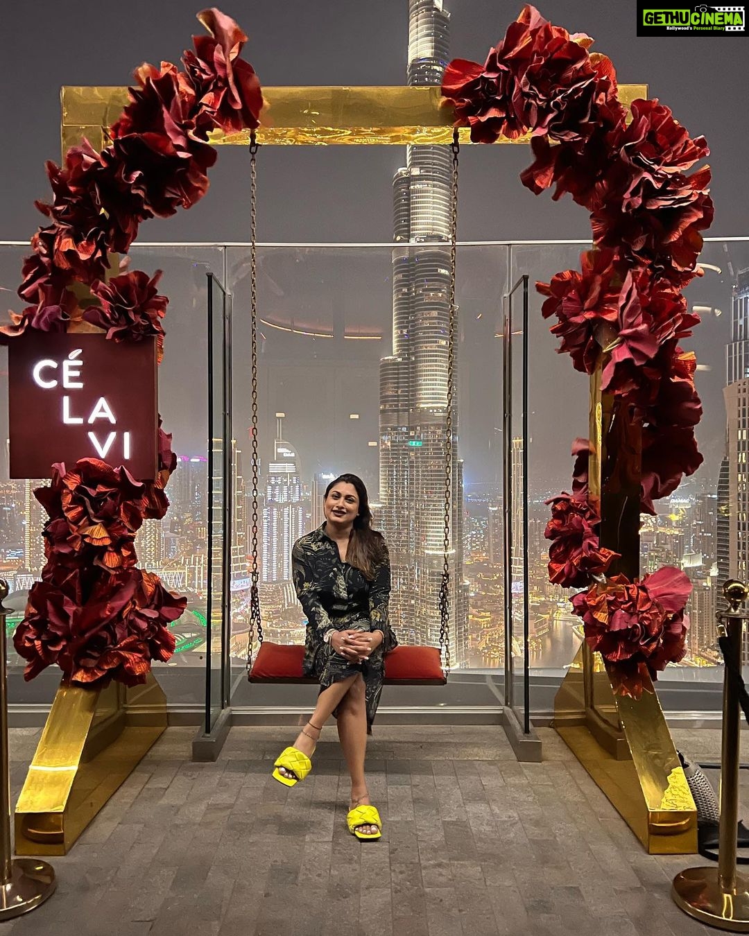 Malavika Instagram – Small angel in the big city😇 CÉ LA VI Dubai ...