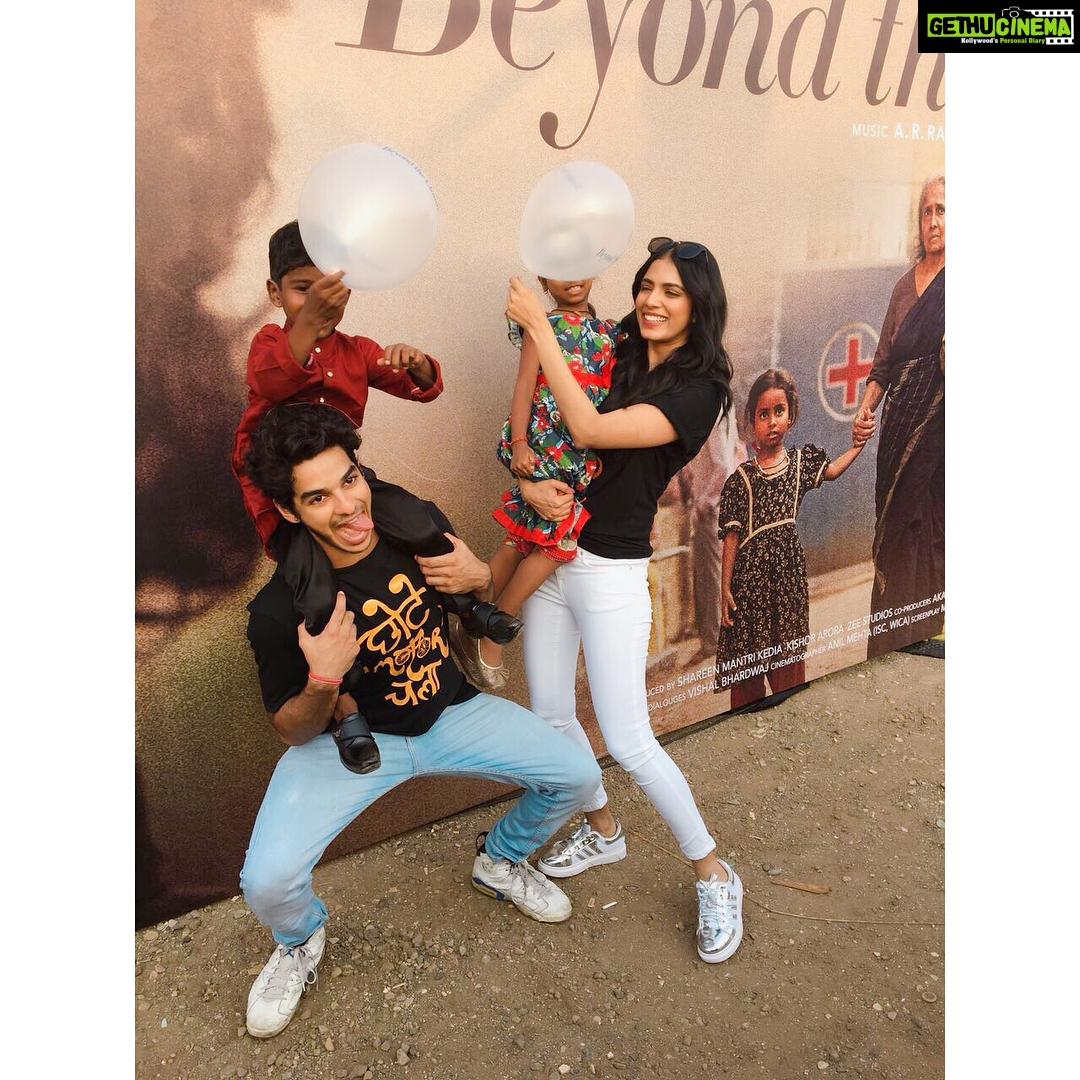 Malavika Mohanan Instagram – #eychhotemotorchala 🎈💗 When the whole ...