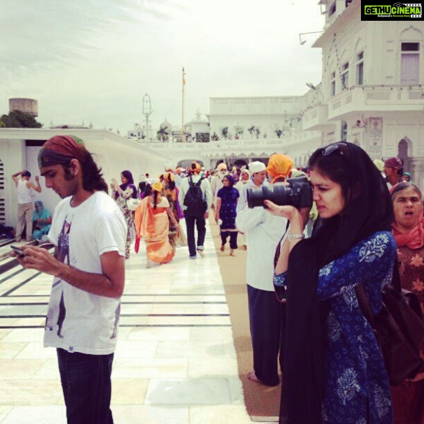 Malavika Mohanan Instagram – Snow peaks #india #himalayas # ...