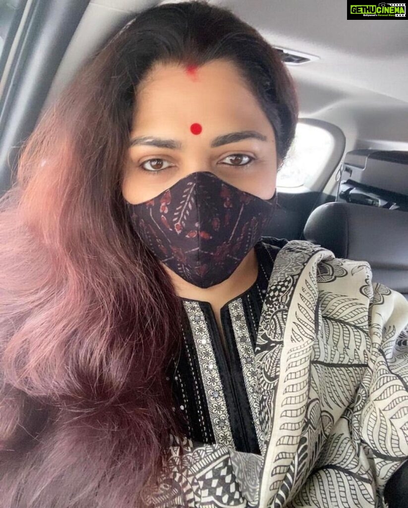 Actress Poornima Bhagyaraj HD Photos and Wallpapers July 2022 - Gethu ...