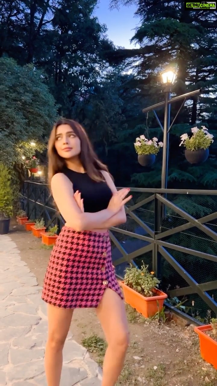 Ruhi Singh Instagram – Oh wow oh wow 😏 | Gethu Cinema