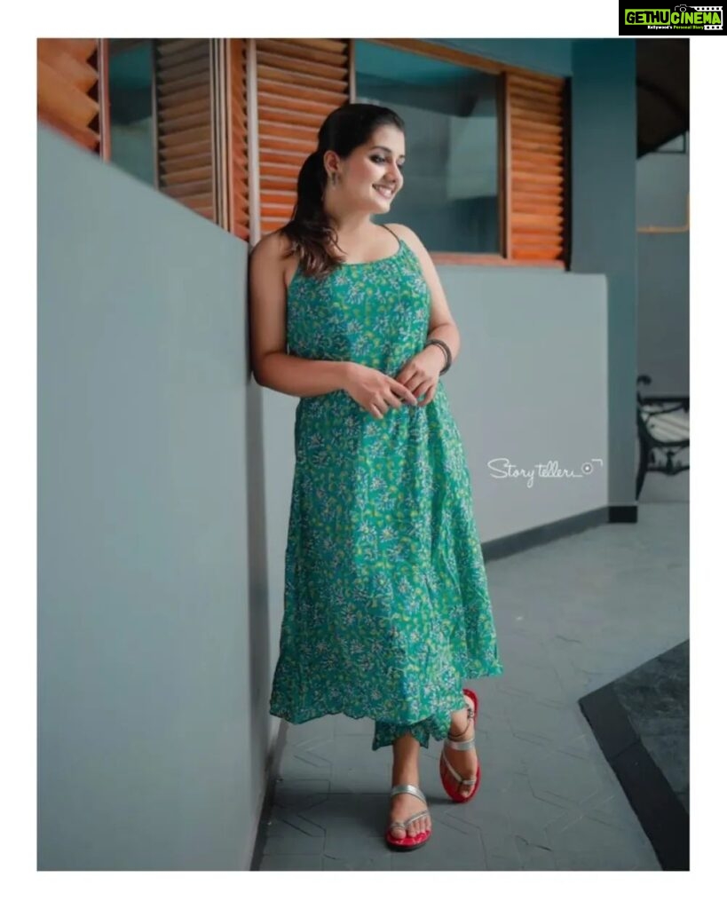 Actress Sarayu Mohan HD Instagram Photos and Wallpapers July 2022 ...