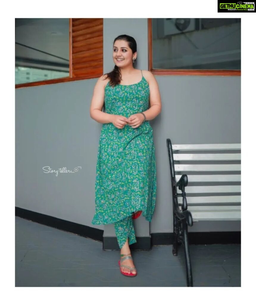 Actress Sarayu Mohan HD Photos and Wallpapers July 2022 - Gethu Cinema