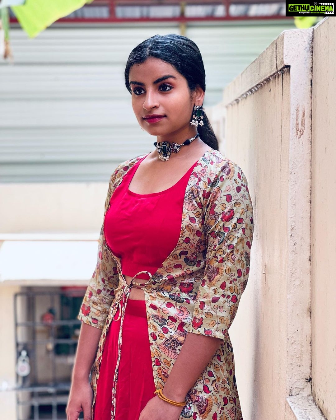 Actress Sivaangi Krishnakumar HD Instagram Photos and Wallpapers July ...