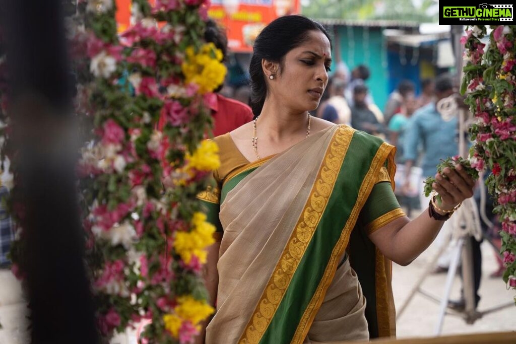 Actress Sriya Reddy HD Photos and Wallpapers June 2022 | Gethu Cinema