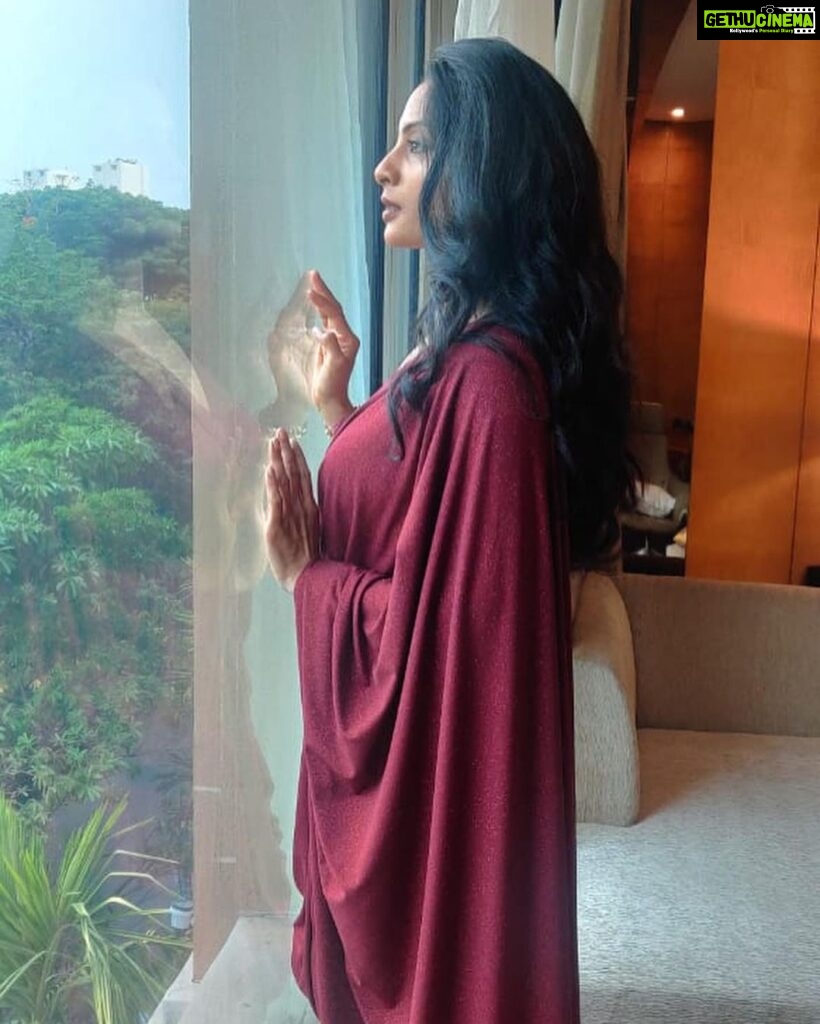 Actress Sriya Reddy HD Instagram Photos and Wallpapers June 2022 ...