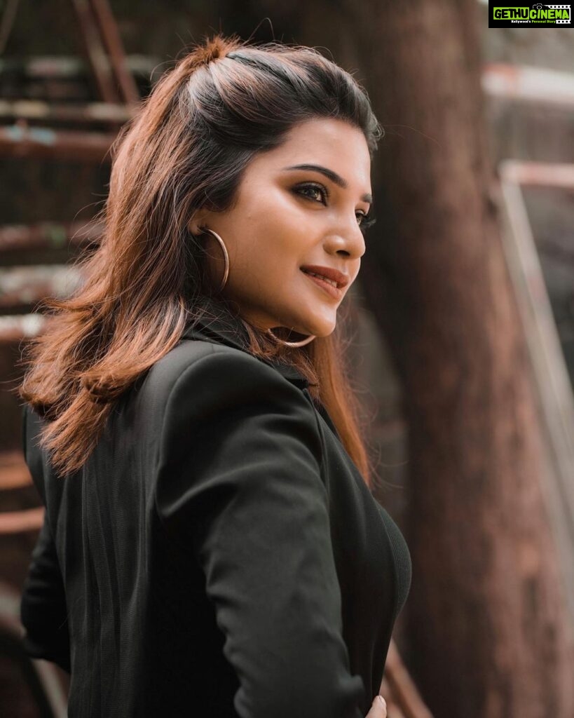 Actress Aathmika HD Instagram Photos and Wallpapers August 2022 | Gethu ...