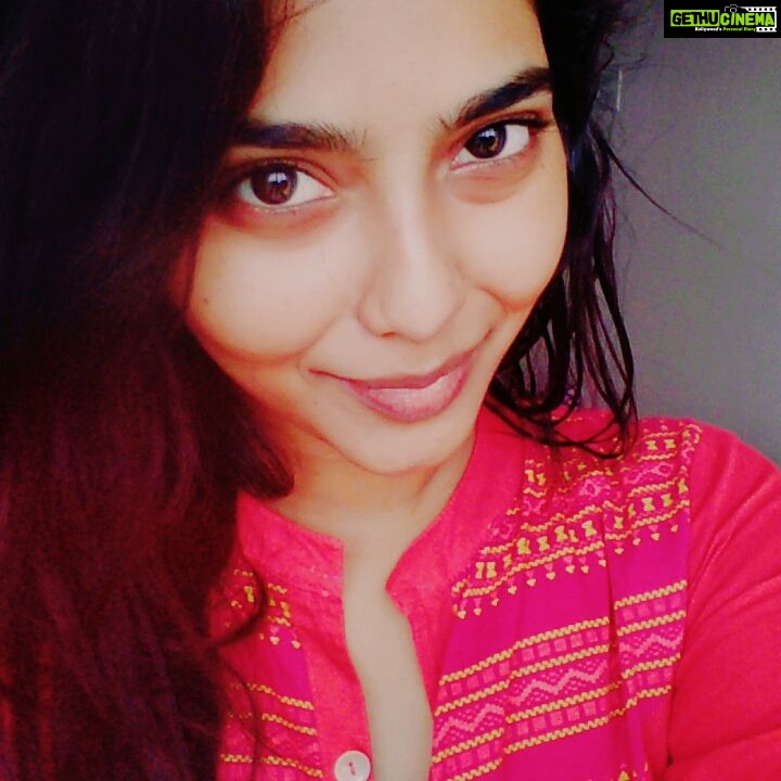 Aishwarya Lekshmi Instagram – smile away your worries… Sree Narayana ...