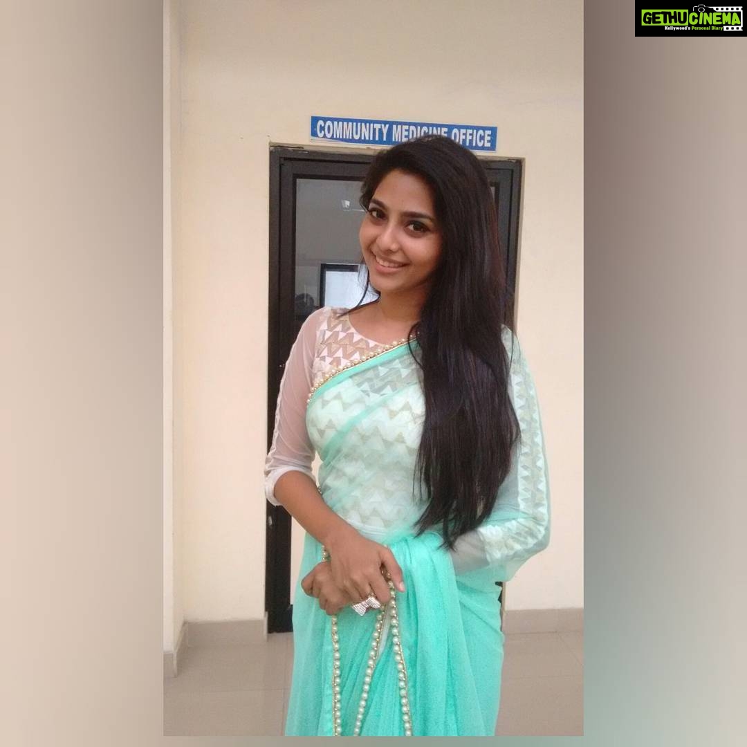 Aishwarya Lekshmi Instagram - smile away your worries... Sree Narayana ...