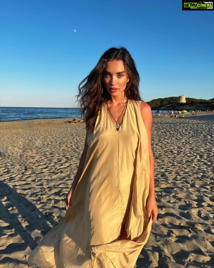 Actress Amy Jackson HD Photos and Wallpapers August 2022 - Gethu Cinema
