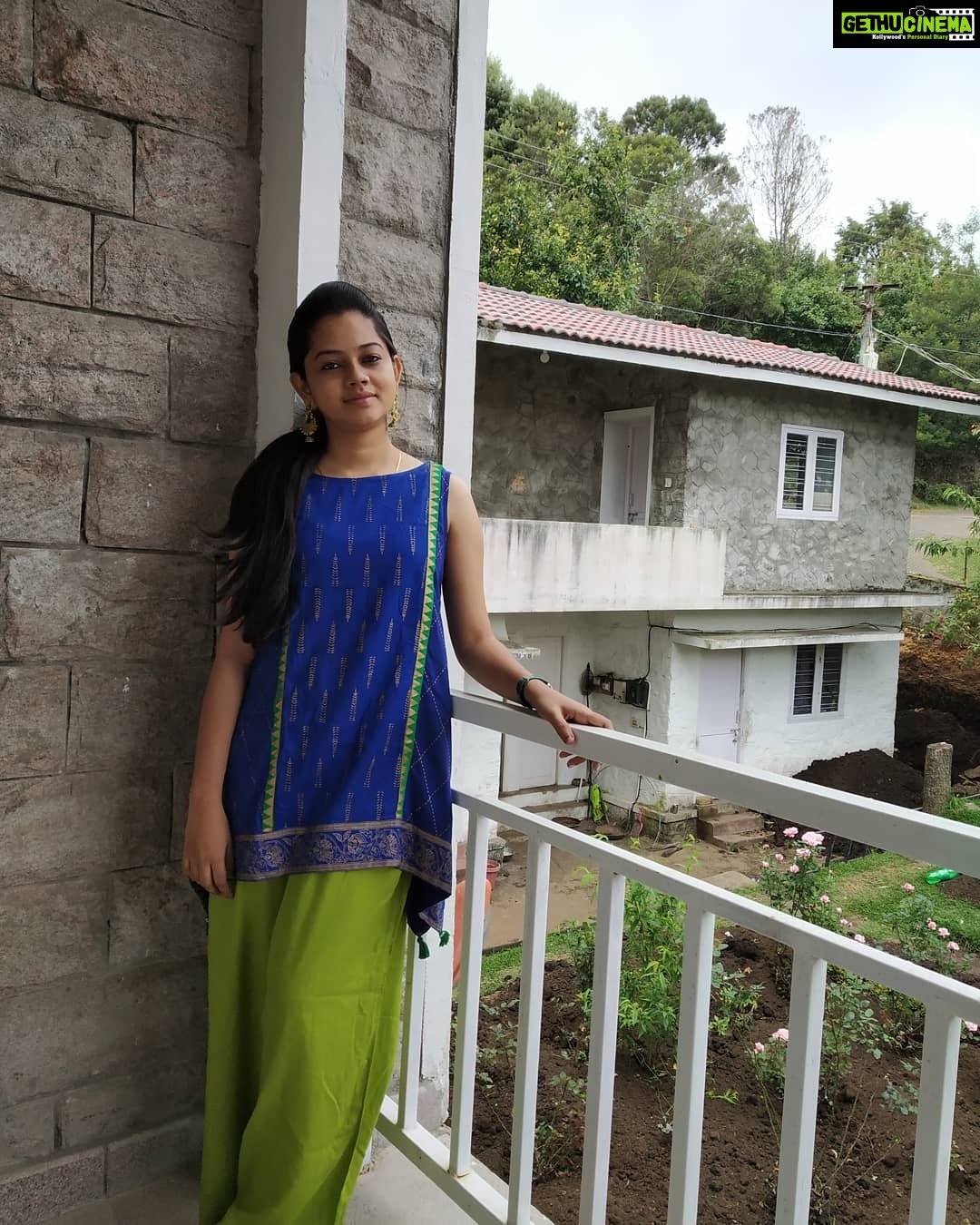 Anitha Sampath Instagram – Loving kodai.. | Gethu Cinema