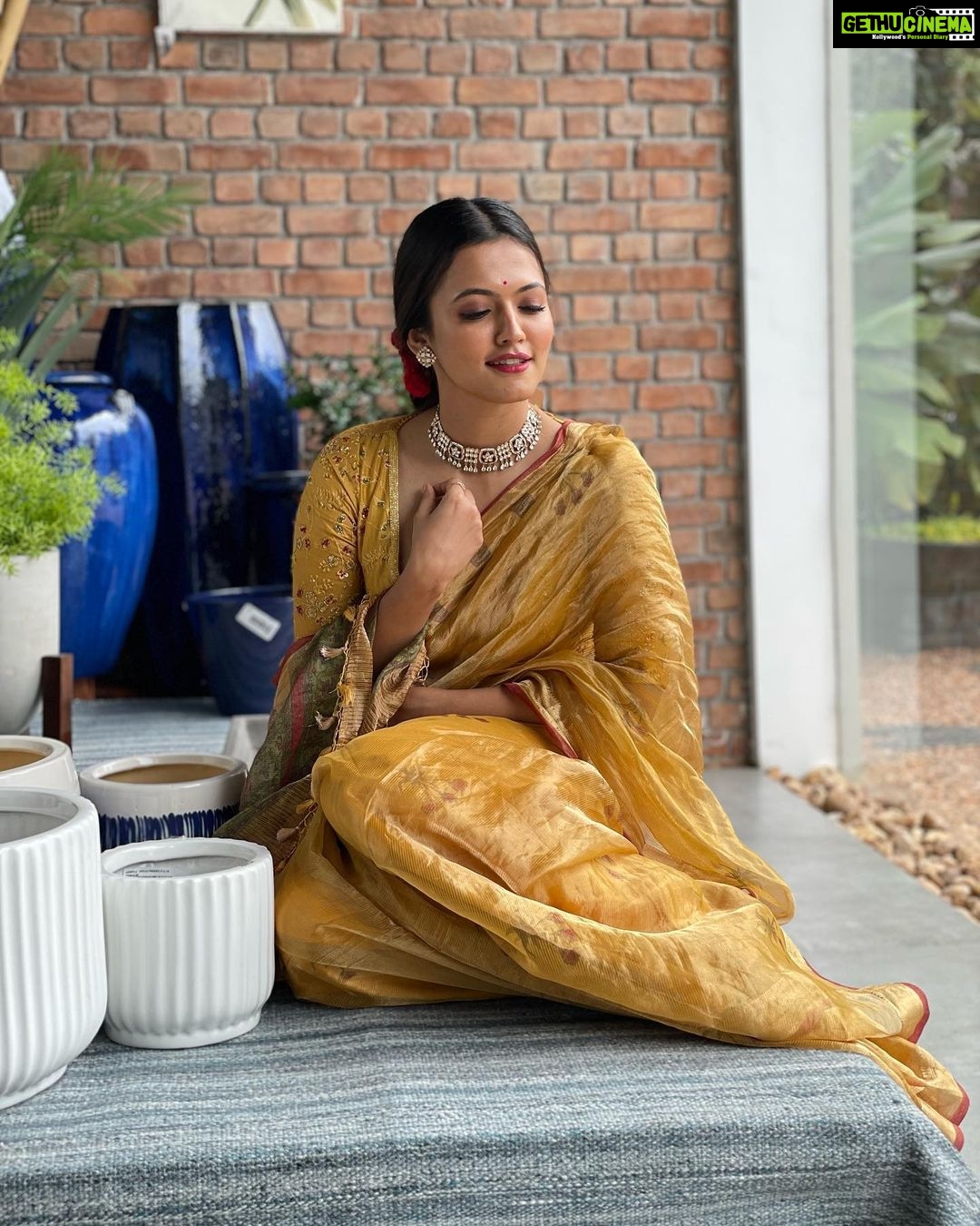 Aparna Das Instagram – For #priyanottathilaanu promotions Styling : @keepitstylish_by_ammu ...