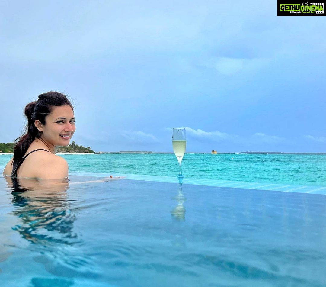 Actress Divyanka Tripathi HD Photos and Wallpapers July 2022 - Gethu Cinema