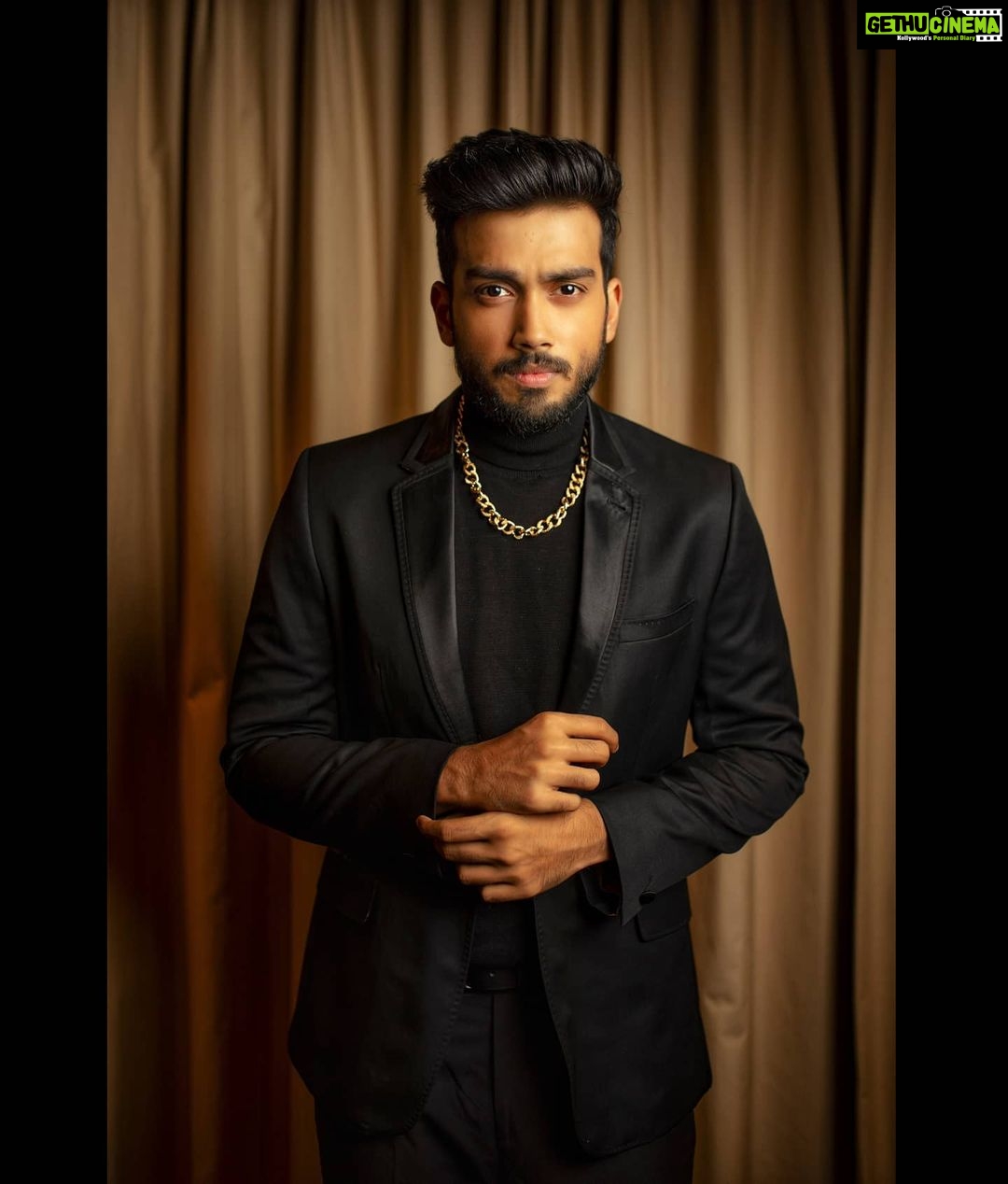 Kalidas Jayaram Instagram - Outfit: @ted_baker Photo credits ...