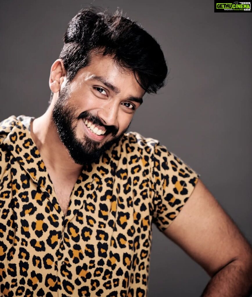 Actor Kalidas Jayaram HD Instagram Photos and Wallpapers May 2022 ...