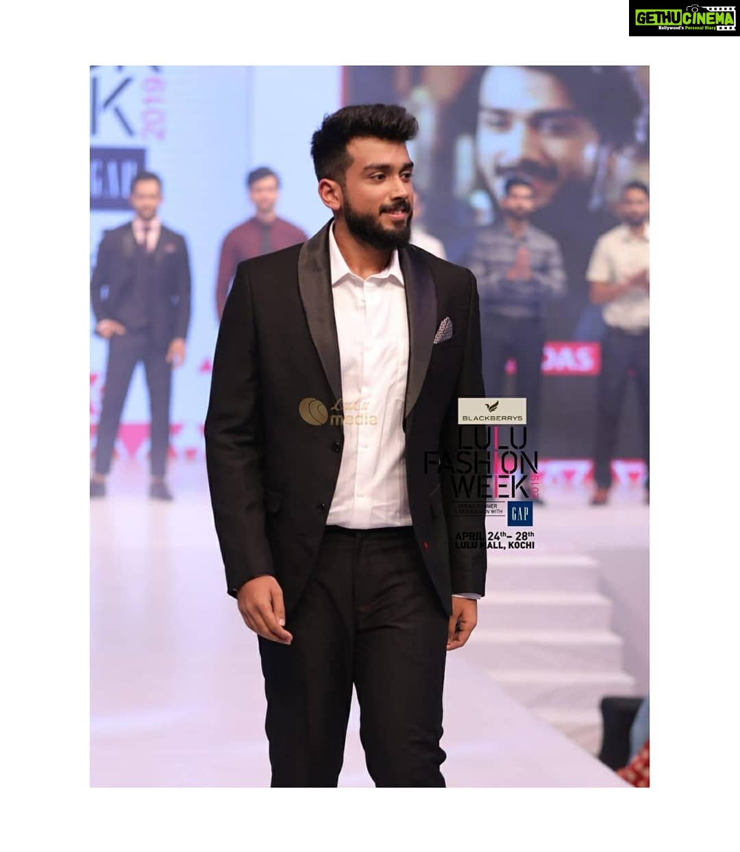 Kalidas Jayaram Instagram - YOU DID NOT WAKE UP TODAY TO BE MEDIOCRE ...