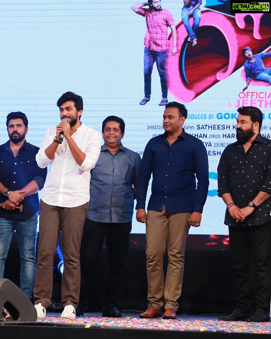 Actor Kalidas Jayaram HD Instagram Photos and Wallpapers March 2019 ...