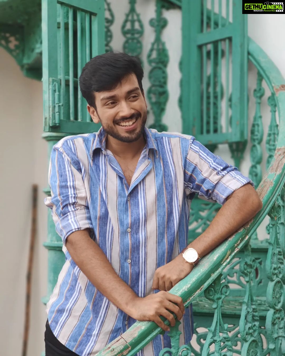 Actor Kalidas Jayaram HD Photos and Wallpapers November 2021 - Gethu Cinema