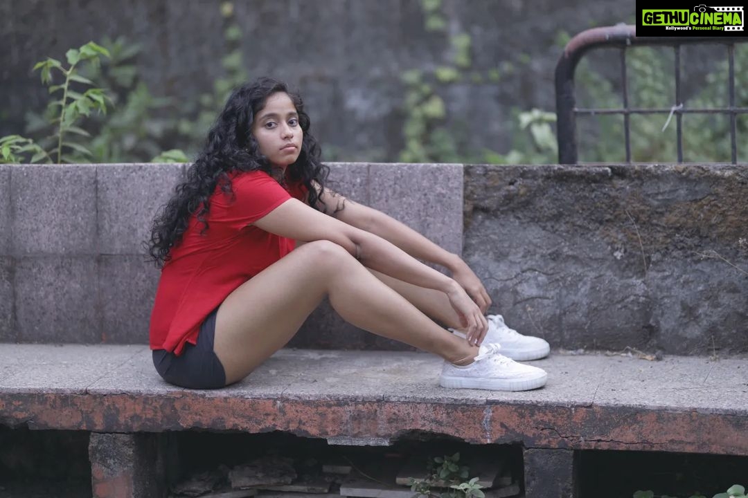 Actress Krisha Kurup HD Photos and Wallpapers July 2022 - Gethu Cinema