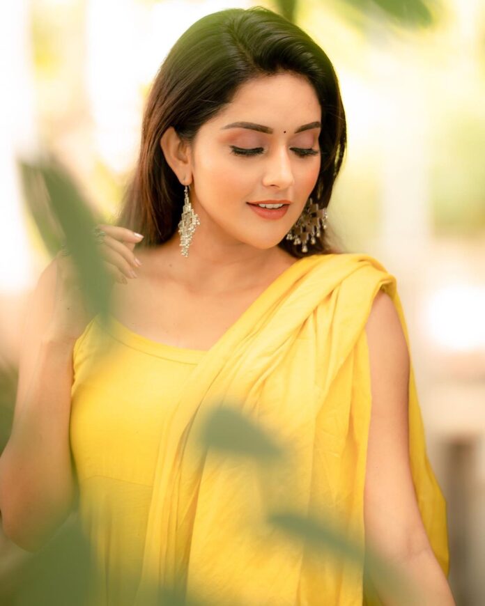 Actress Mahima Nambiar HD Photos and Wallpapers September 2022 - Gethu ...