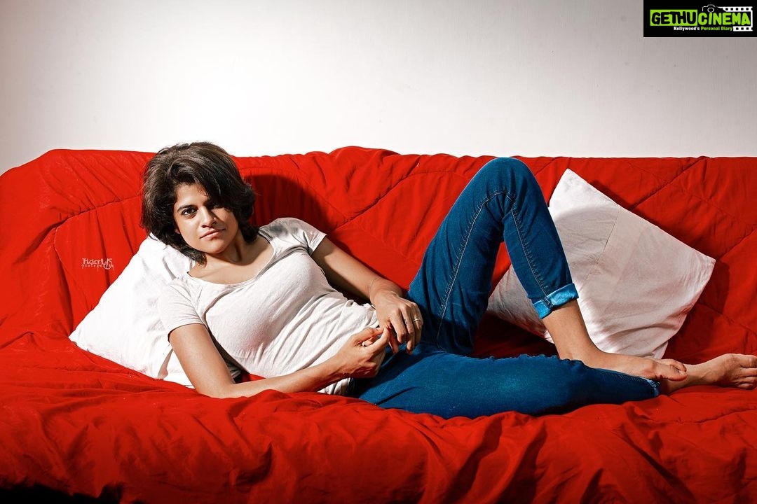 Maya Sundarakrishnan Instagram – Mazhai yil udaiyum thumbai nirme ...