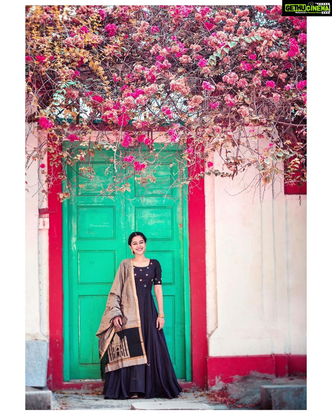 Mirnalini Ravi Instagram – That Picture Perfect Backgrounds of ...