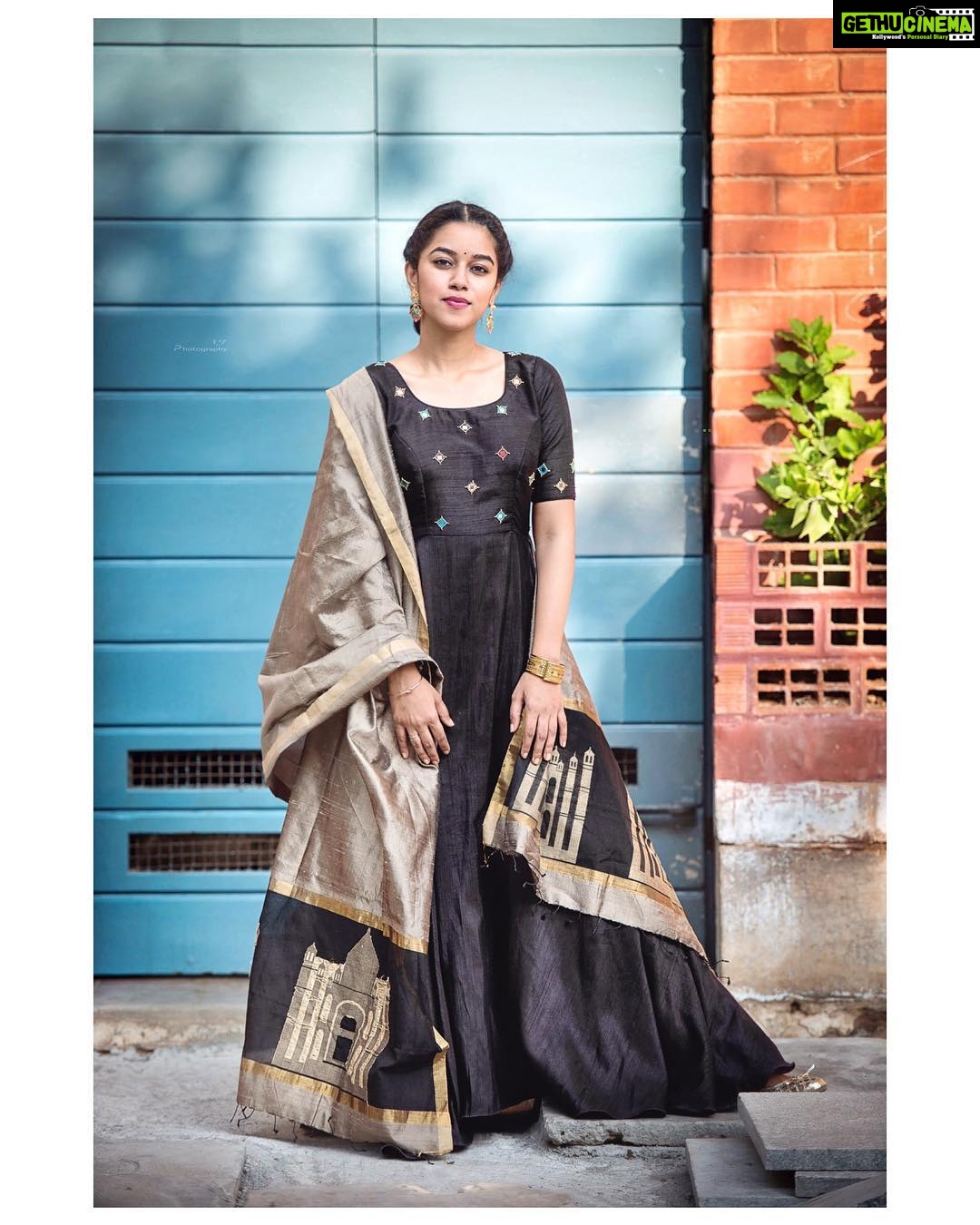 Mirnalini Ravi Instagram – That Picture Perfect Backgrounds of ...