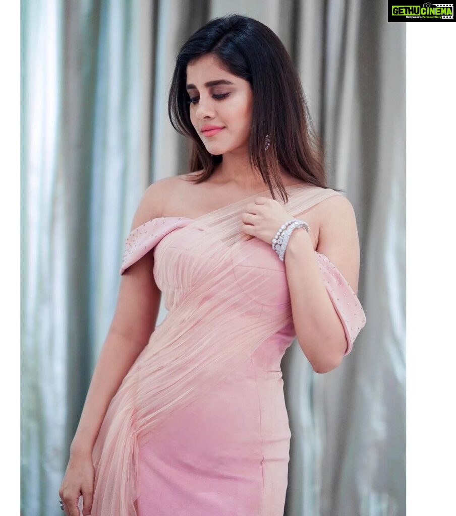 Actress Nabha Natesh HD Instagram Photos and Wallpapers October 2019 ...