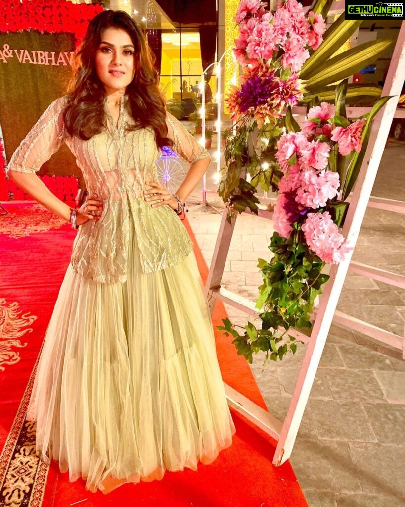 Actress Naira Shah HD Photos and Wallpapers April 2020 - Gethu Cinema