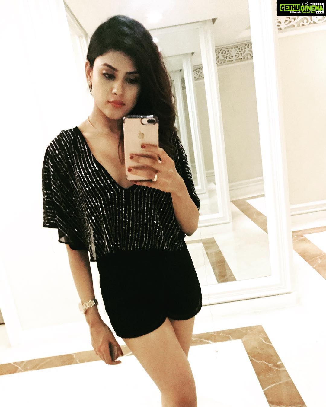 Actress Naira Shah HD Instagram Photos and Wallpapers October 2018 ...