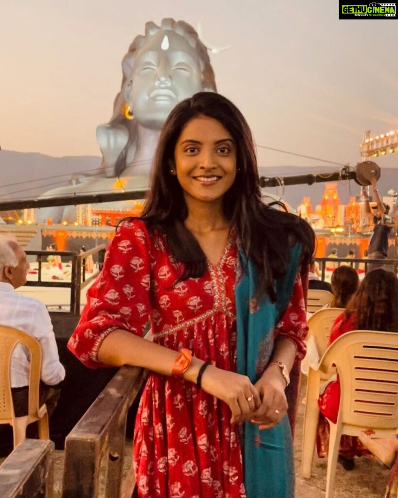 Actress Nivedhithaa Sathish HD Instagram Photos and Wallpapers March ...