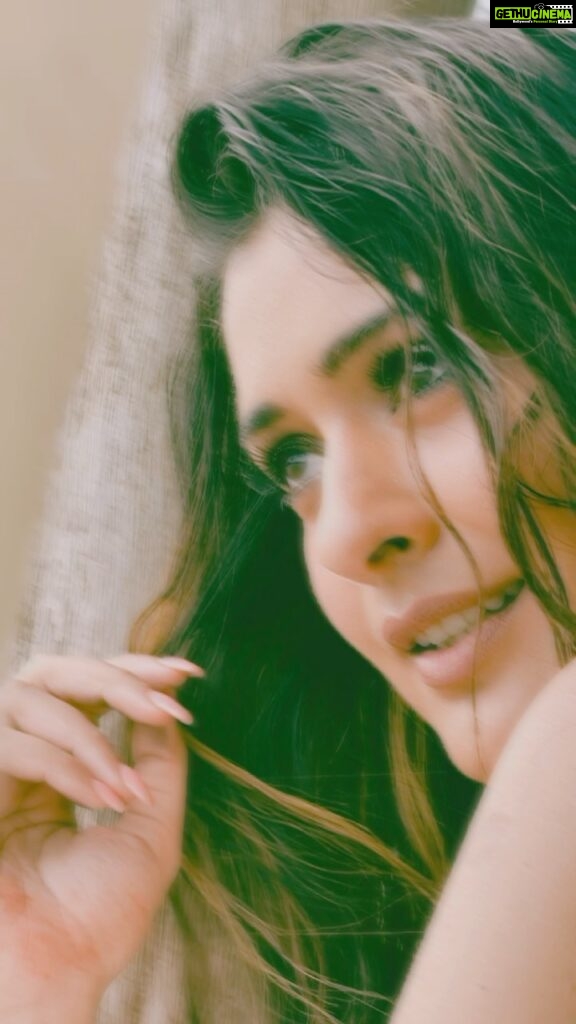 Payal Rajput Instagram - Adore gold skies 🌅.... #mesmerizing 🌸 Goa ...