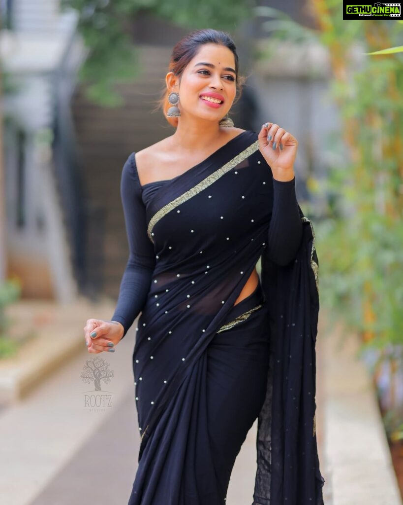 Actress Priyanka Ruth HD Photos and Wallpapers November 2021 - Gethu Cinema