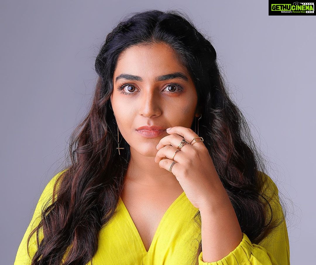 Rajisha Vijayan Instagram – All things bright 🌼 Sunshine and light 🌻 ...